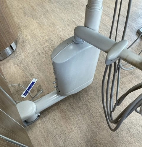 Adec 541 Rear Dual Delivery & Assistant Table – Pre-Owned Dental Inc.