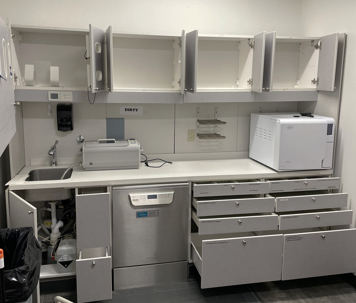 Adec Steri-Center Cabinet – Pre-Owned Dental Inc.