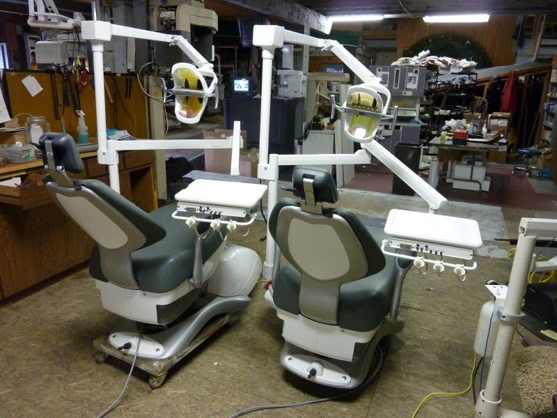 Sting Chair + Adec 4200 unit + LF1 light – Pre-Owned Dental Inc.