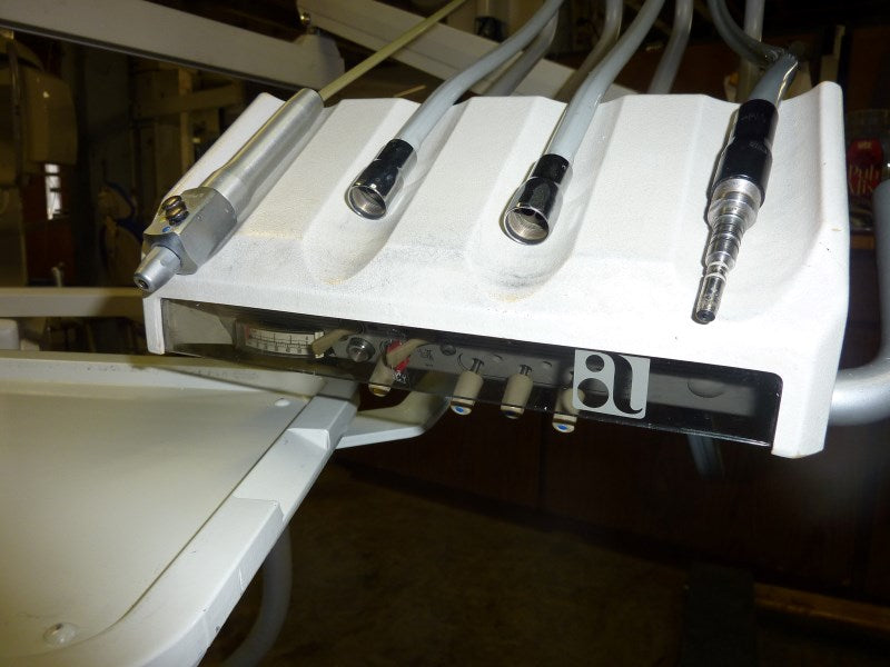 Operatory Packagew/ Euro Unit & Light – Pre-Owned Dental Inc.