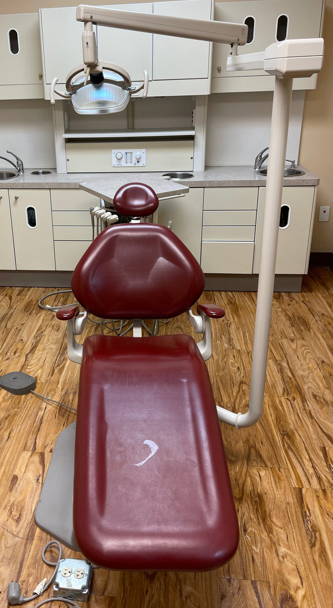 Adec 1021 Chair with Adec 6300 Light – Pre-Owned Dental Inc.